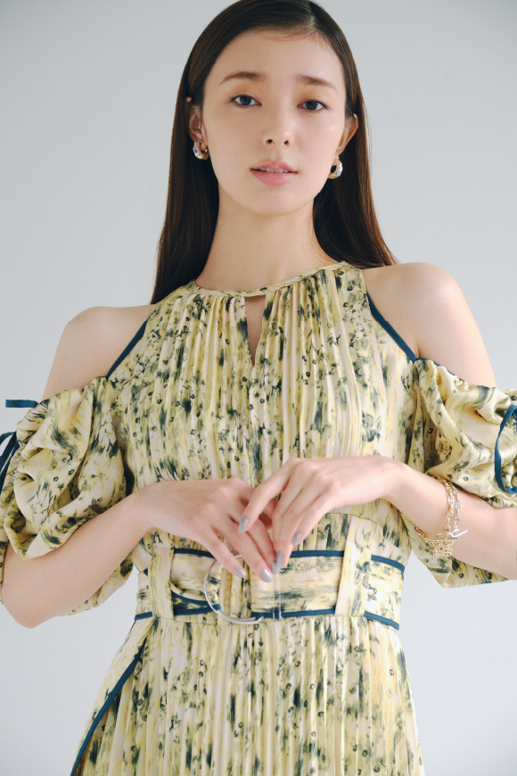 Graceful Spring feat. Mayu Miyamoto 春に着たい、心ときめく SNIDEL | SNIDEL（スナイデル）公式サイト